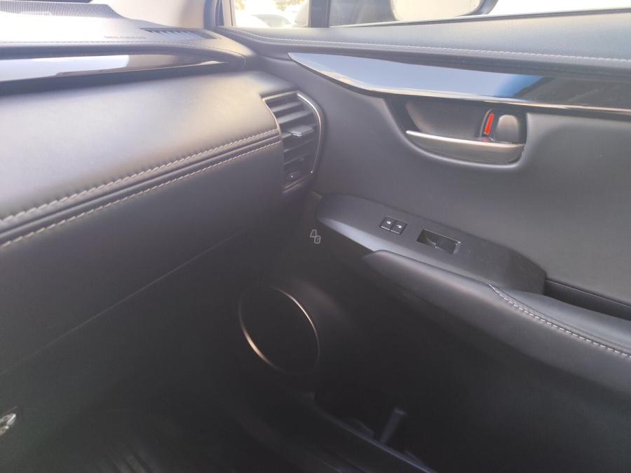 Lexus NX 300h 2015 in Utena, with an engine capacity of 2.50 L and mileage of 84 thousand km for 17850 €, photo 14 on AUTOMOTO.COM.LV