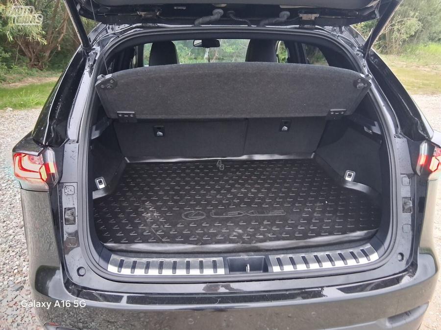 Lexus NX 300h 2015 in Palanga, with an engine capacity of 2.50 L and mileage of 186 thousand km for 17650 €, photo 17 on AUTOMOTO.COM.LV