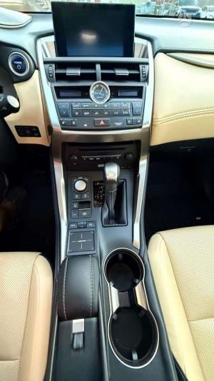 Lexus NX 300h 2015 Klaipėda, ar dzinēja tilpumu 2.49 L un nobraukumu 127 tūkst. km par 22800 €, foto 21 vietnē AUTOMOTO.COM.LV
