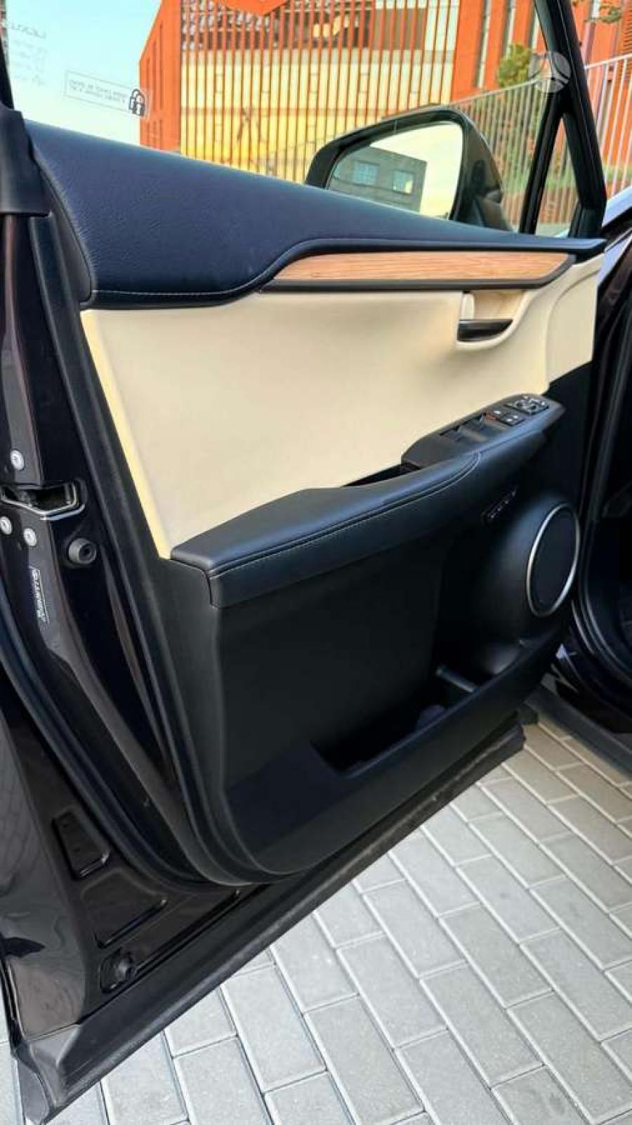 Lexus NX 300h 2015 Klaipėda, ar dzinēja tilpumu 2.49 L un nobraukumu 127 tūkst. km par 22800 €, foto 25 vietnē AUTOMOTO.COM.LV