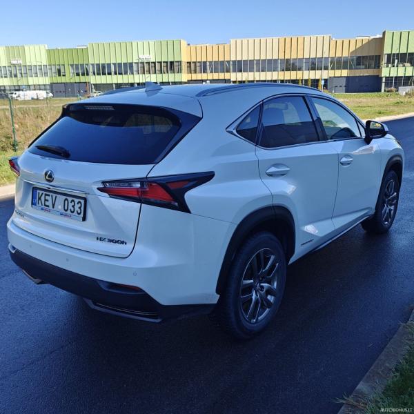 Lexus NX 300h 2015 in Vilnius, with an engine capacity of 2.50 L and mileage of 150 thousand km for 18700 €, photo 5 on AUTOMOTO.COM.LV