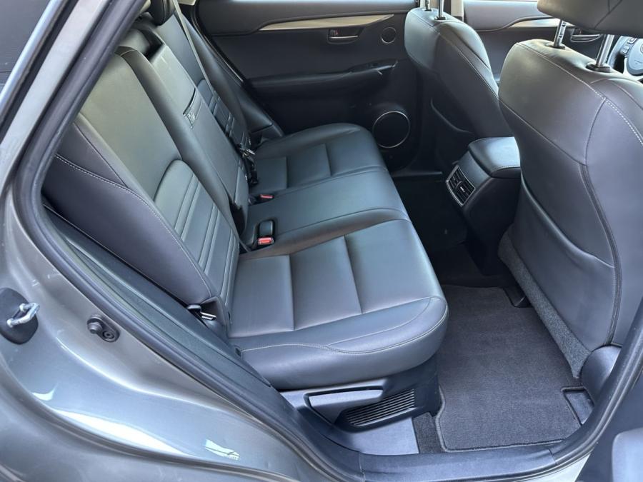 Lexus NX 300h 2016 in Vilnius, with an engine capacity of 2.50 L and mileage of 246 thousand km for 17550 €, photo 6 on AUTOMOTO.COM.LV