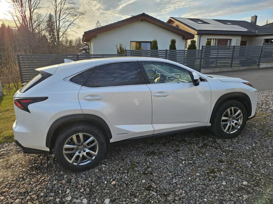Lexus NX 300h 2017 Telšiai, ar dzinēja tilpumu 2.50 L un nobraukumu 254 tūkst. km par 20500 €, foto 1 vietnē AUTOMOTO.COM.LV