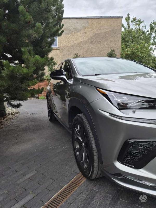 Lexus NX 300h 2018 in Panevezys, with an engine capacity of 2.49 L and mileage of 122 thousand km for 28200 €, photo 6 on AUTOMOTO.COM.LV