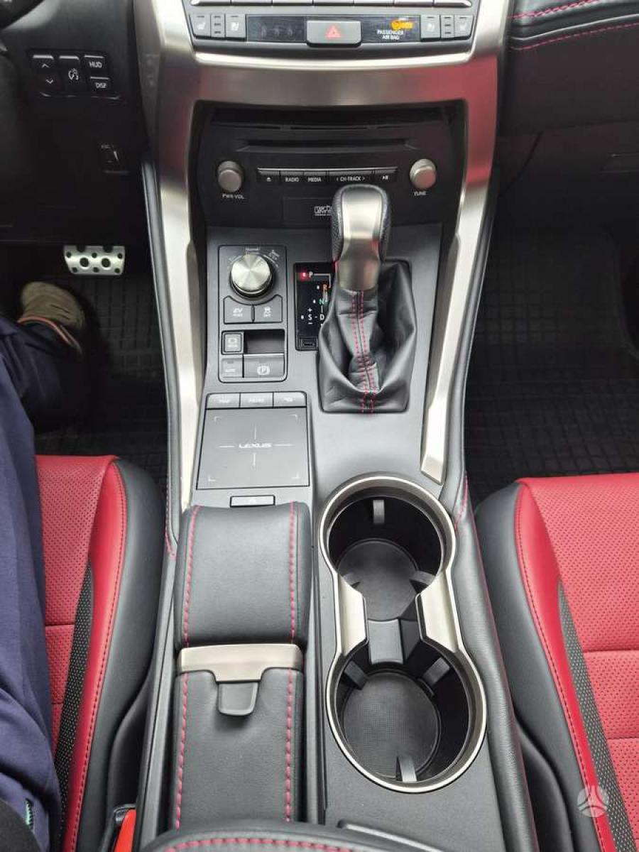 Lexus NX 300h 2018 Panevēža, ar dzinēja tilpumu 2.49 L un nobraukumu 122 tūkst. km par 28200 €, foto 14 vietnē AUTOMOTO.COM.LV