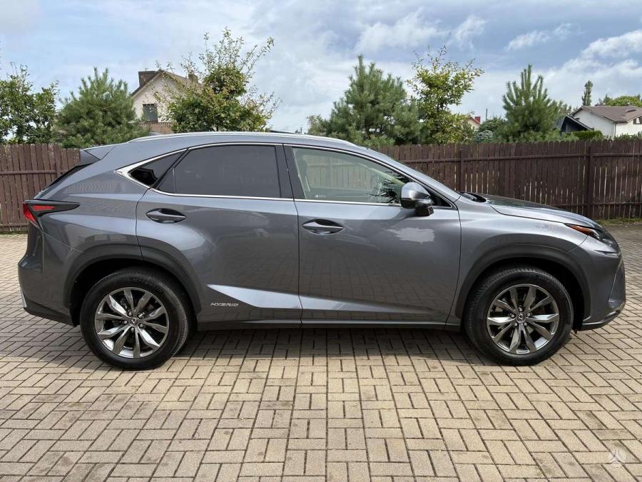 Lexus NX 300h 2018 in Vilnius, with an engine capacity of 2.49 L and mileage of 178 thousand km for 24990 €, photo 10 on AUTOMOTO.COM.LV