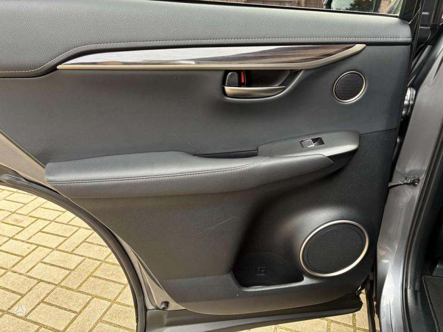 Lexus NX 300h 2018 in Vilnius, with an engine capacity of 2.49 L and mileage of 178 thousand km for 24990 €, photo 25 on AUTOMOTO.COM.LV