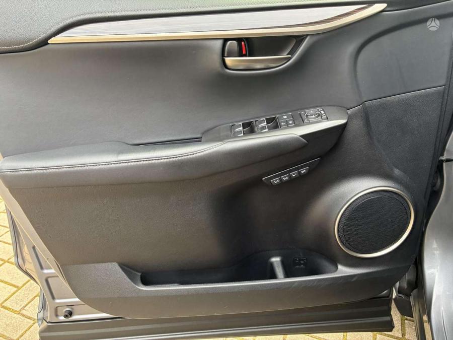 Lexus NX 300h 2018 in Vilnius, with an engine capacity of 2.49 L and mileage of 178 thousand km for 24990 €, photo 38 on AUTOMOTO.COM.LV