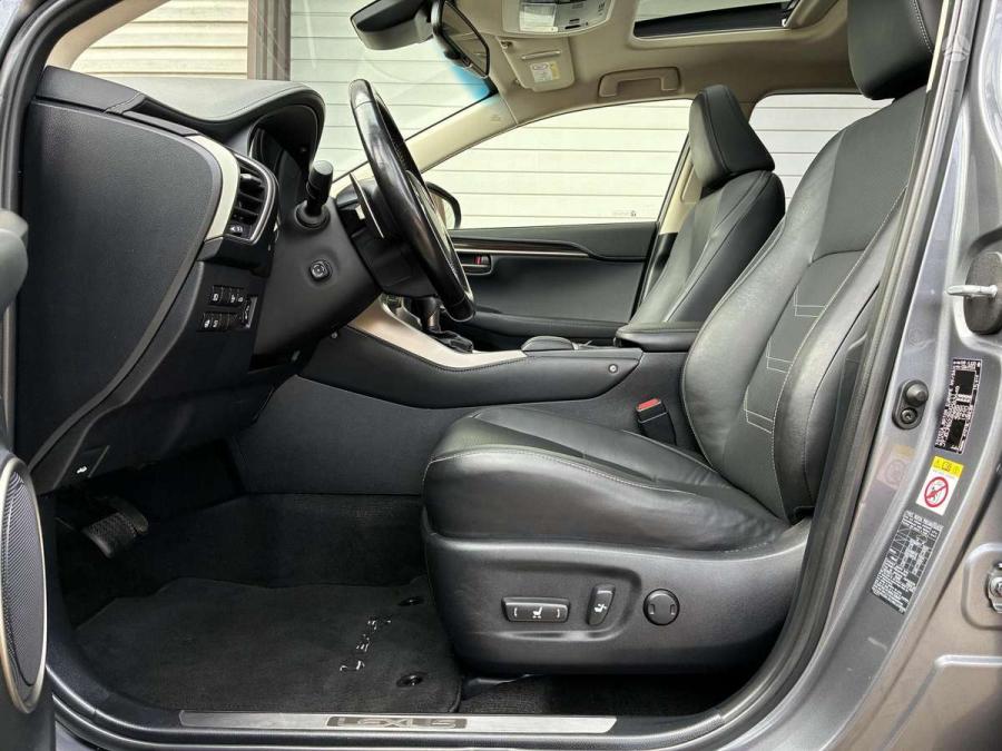 Lexus NX 300h 2018 in Vilnius, with an engine capacity of 2.49 L and mileage of 178 thousand km for 24990 €, photo 40 on AUTOMOTO.COM.LV
