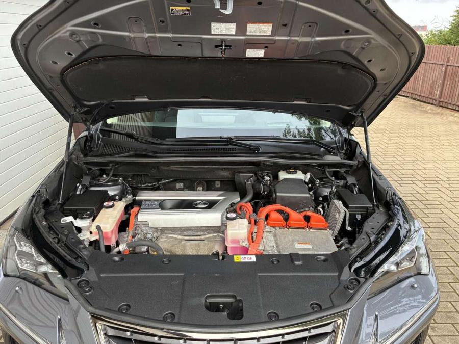 Lexus NX 300h 2018 in Vilnius, with an engine capacity of 2.49 L and mileage of 178 thousand km for 24990 €, photo 42 on AUTOMOTO.COM.LV