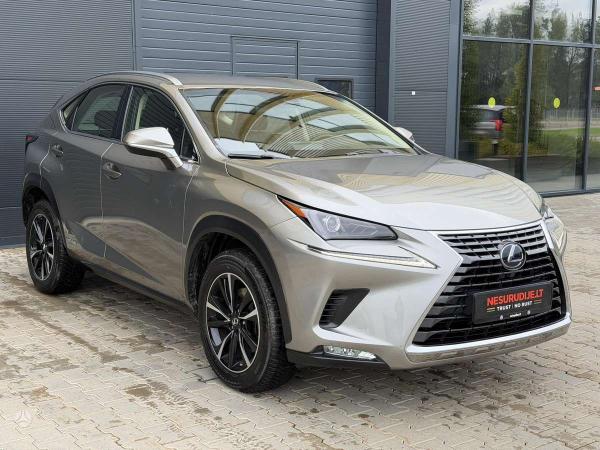 Lexus NX 300h 2019 in Vilnius on AUTOMOTO.COM.LV Lexus NX 300h 2019 in Vilnius, with an engine capacity of 2.49 L and mileage of 123 thousand km for 25999 €, photo 6 on AUTOMOTO.COM.LV