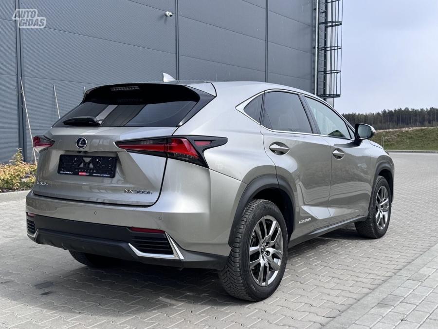Lexus NX 300h 2020 in Vilnius, with an engine capacity of 2.50 L and mileage of 82 thousand km for 26950 €, photo 9 on AUTOMOTO.COM.LV