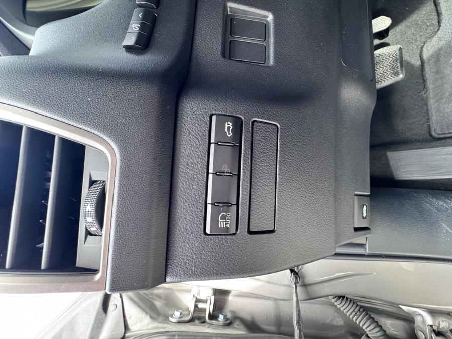 Lexus NX 300h 2020 in Vilnius, with an engine capacity of 2.50 L and mileage of 82 thousand km for 26950 €, photo 12 on AUTOMOTO.COM.LV