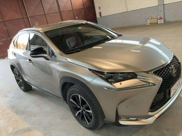 Green Lexus NX 300h 2016 in Daugavpils, with an engine capacity of 2.49 L and mileage of 153 thousand km for 21900 €, photo 2 on AUTOMOTO.COM.LV