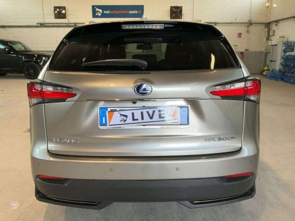 Green Lexus NX 300h 2016 in Daugavpils, with an engine capacity of 2.49 L and mileage of 153 thousand km for 21900 €, photo 3 on AUTOMOTO.COM.LV
