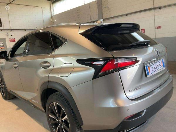 Green Lexus NX 300h 2016 in Daugavpils, with an engine capacity of 2.49 L and mileage of 153 thousand km for 21900 €, photo 8 on AUTOMOTO.COM.LV