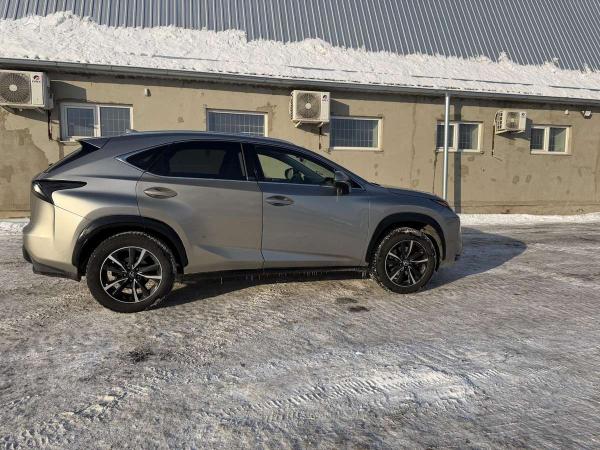 Grey Lexus NX 300h 2014 in Kaunas, with an engine capacity of 2.49 L and mileage of 260 thousand km for 13500 €, photo 4 on AUTOMOTO.COM.LV