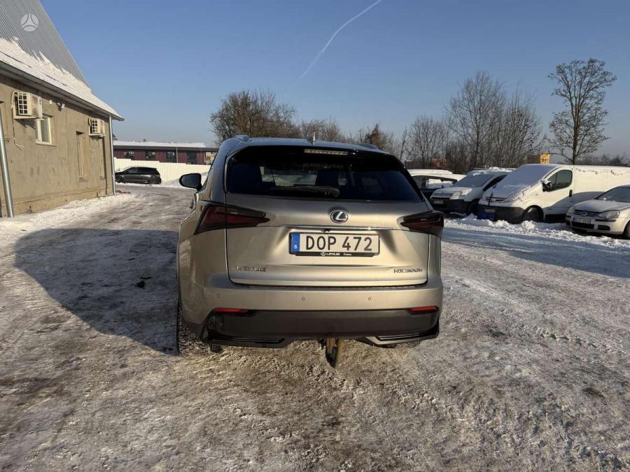 Grey Lexus NX 300h 2014 in Kaunas, with an engine capacity of 2.49 L and mileage of 260 thousand km for 13500 €, photo 6 on AUTOMOTO.COM.LV