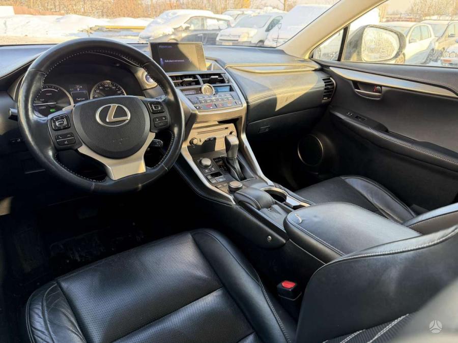 Grey Lexus NX 300h 2014 in Kaunas, with an engine capacity of 2.49 L and mileage of 260 thousand km for 13500 €, photo 10 on AUTOMOTO.COM.LV