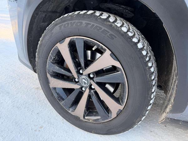 Pelēks Lexus NX 300h 2014 Viļņa, ar dzinēja tilpumu 2.49 L un nobraukumu 180 tūkst. km par 17850 €, foto 11 vietnē AUTOMOTO.COM.LV