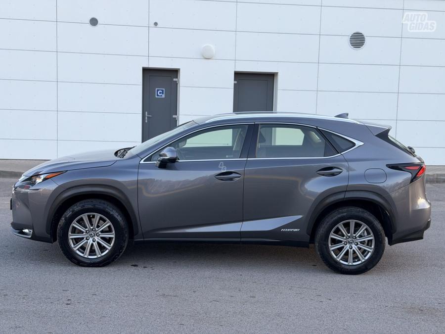 Grey Lexus NX 300h 2014 in Vilnius, with an engine capacity of 2.50 L and mileage of 180 thousand km for 16750 €, photo 9 on AUTOMOTO.COM.LV