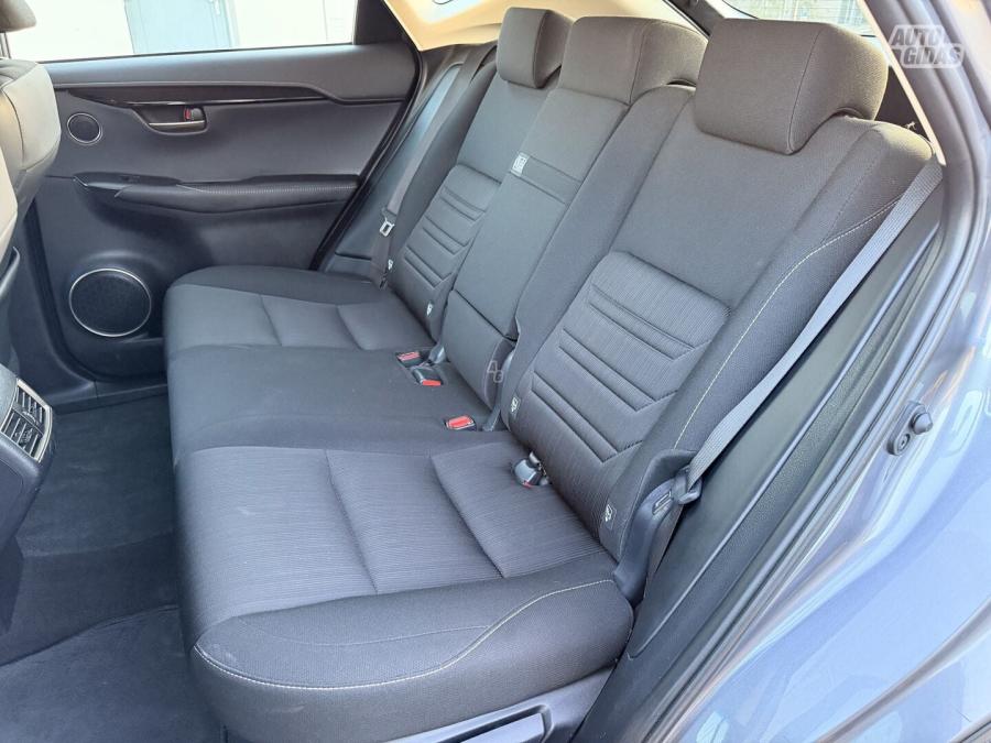 Grey Lexus NX 300h 2014 in Vilnius, with an engine capacity of 2.50 L and mileage of 180 thousand km for 16750 €, photo 15 on AUTOMOTO.COM.LV