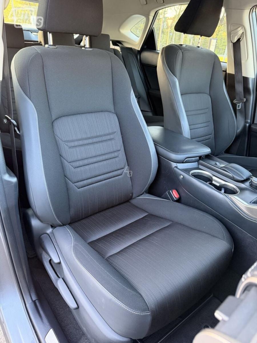 Grey Lexus NX 300h 2014 in Vilnius, with an engine capacity of 2.50 L and mileage of 180 thousand km for 16750 €, photo 17 on AUTOMOTO.COM.LV