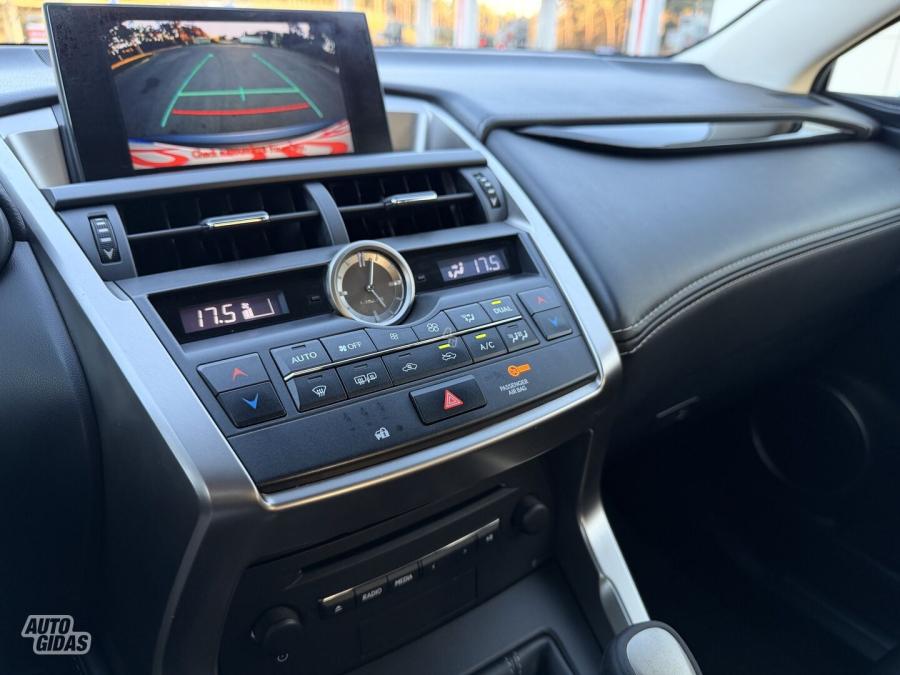 Grey Lexus NX 300h 2014 in Vilnius, with an engine capacity of 2.50 L and mileage of 180 thousand km for 16750 €, photo 20 on AUTOMOTO.COM.LV