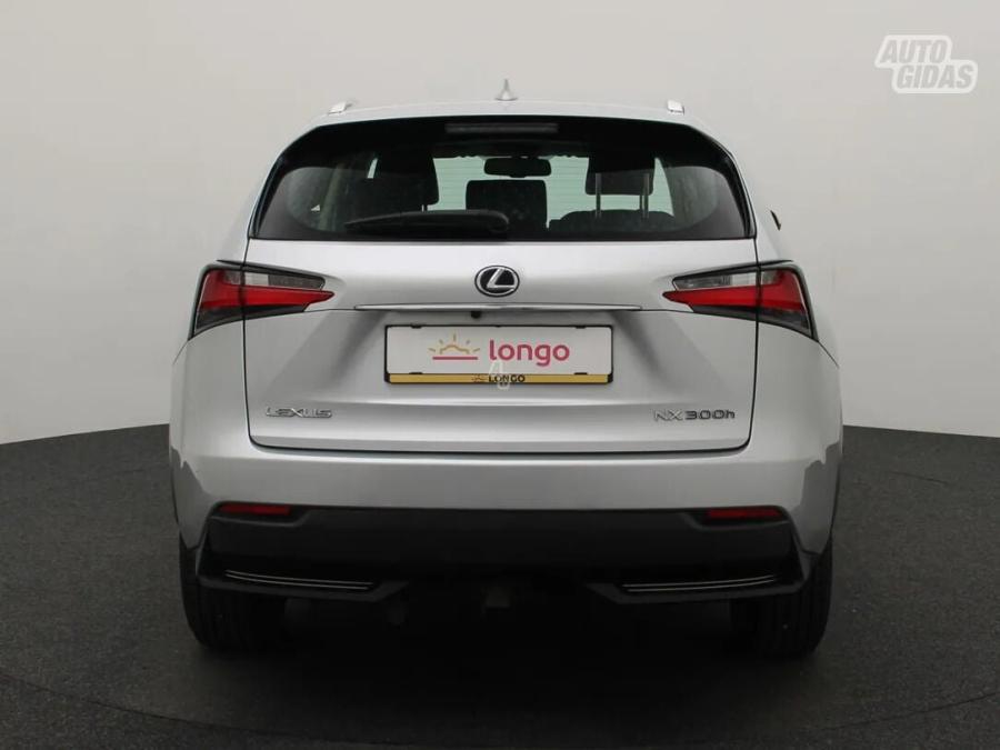 Pelēks Lexus NX 300h 2014 Viļņa, ar dzinēja tilpumu 2.50 L un nobraukumu 164 tūkst. km par 19699 €, foto 6 vietnē AUTOMOTO.COM.LV
