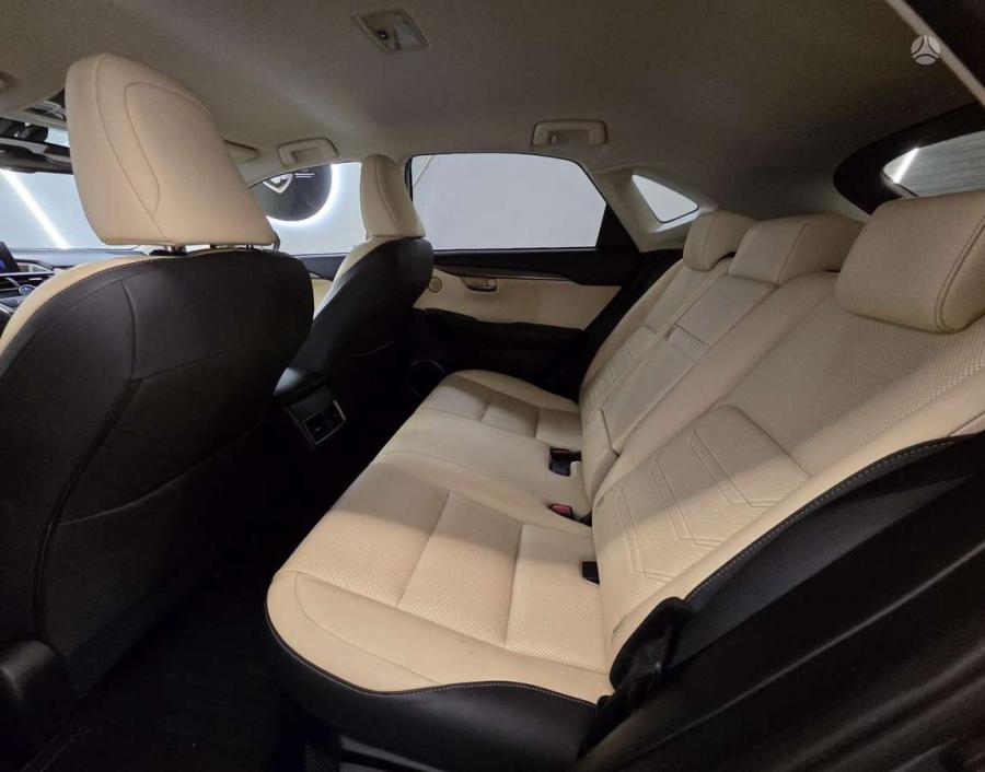 Pelēks Lexus NX 300h 2014 Marijampole, ar dzinēja tilpumu 2.49 L un nobraukumu 273 tūkst. km par 16350 €, foto 10 vietnē AUTOMOTO.COM.LV
