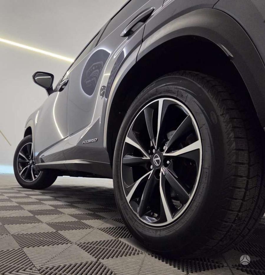 Pelēks Lexus NX 300h 2014 Marijampole, ar dzinēja tilpumu 2.49 L un nobraukumu 273 tūkst. km par 16350 €, foto 34 vietnē AUTOMOTO.COM.LV