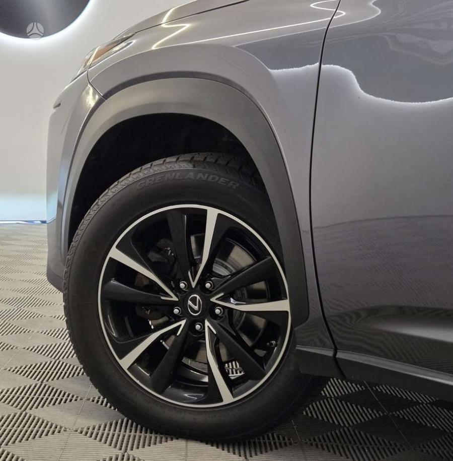 Pelēks Lexus NX 300h 2014 Marijampole, ar dzinēja tilpumu 2.49 L un nobraukumu 273 tūkst. km par 16350 €, foto 38 vietnē AUTOMOTO.COM.LV