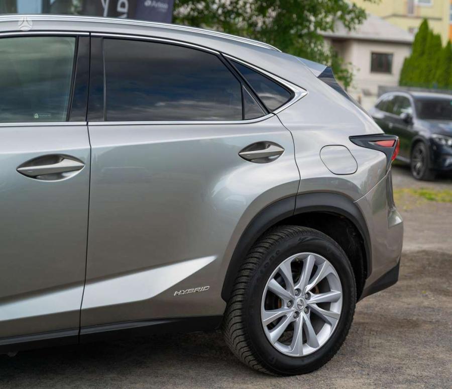 Pelēks Lexus NX 300h 2014 Viļņa, ar dzinēja tilpumu 2.49 L un nobraukumu 200 tūkst. km par 19900 €, foto 13 vietnē AUTOMOTO.COM.LV