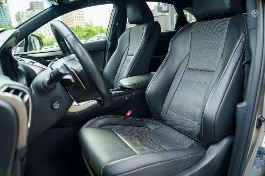 Pelēks Lexus NX 300h 2014 Viļņa, ar dzinēja tilpumu 2.49 L un nobraukumu 200 tūkst. km par 19900 €, foto 20 vietnē AUTOMOTO.COM.LV