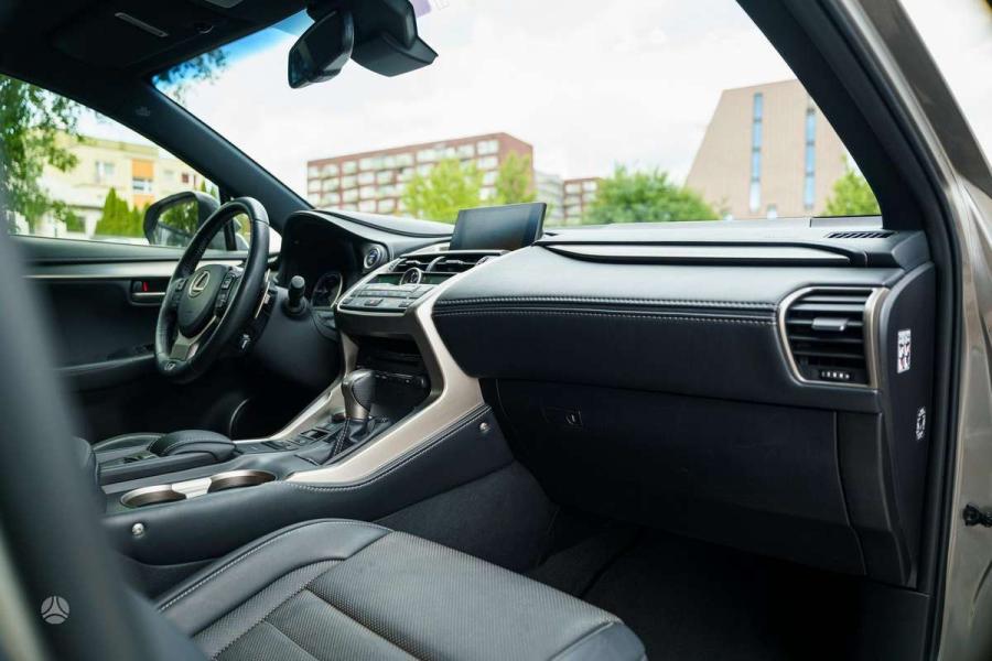 Pelēks Lexus NX 300h 2014 Viļņa, ar dzinēja tilpumu 2.49 L un nobraukumu 200 tūkst. km par 19900 €, foto 22 vietnē AUTOMOTO.COM.LV