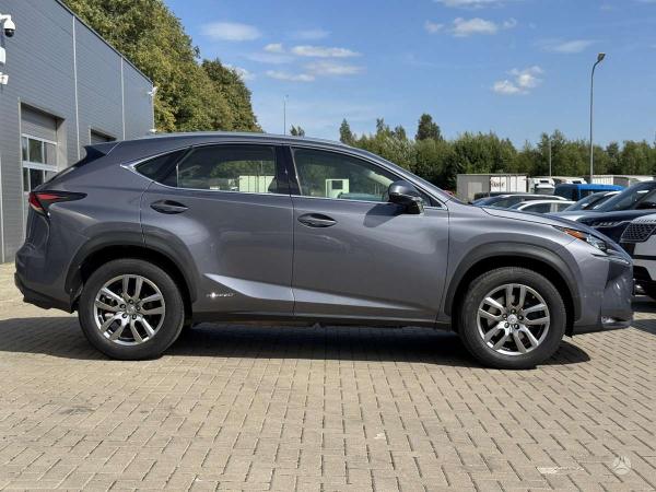 Серый Лексус NX 300h 2014 в Вильнюс, объемом двигателя 2.49 л и пробегом 288 тыс. км за 15500 €, фото 5 на AUTOMOTO.COM.LV