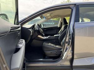 Pelēks Lexus NX 300h 2014 Viļņa, ar dzinēja tilpumu 2.49 L un nobraukumu 288 tūkst. km par 15500 €, foto 12 vietnē AUTOMOTO.COM.LV