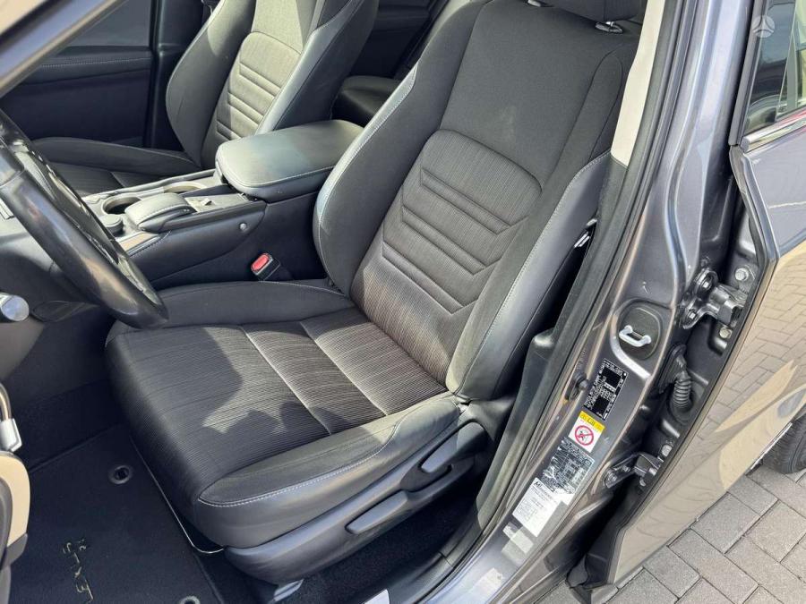 Pelēks Lexus NX 300h 2014 Viļņa, ar dzinēja tilpumu 2.49 L un nobraukumu 288 tūkst. km par 15500 €, foto 15 vietnē AUTOMOTO.COM.LV