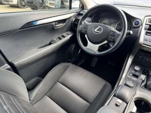 Pelēks Lexus NX 300h 2014 Viļņa, ar dzinēja tilpumu 2.49 L un nobraukumu 288 tūkst. km par 15500 €, foto 17 vietnē AUTOMOTO.COM.LV