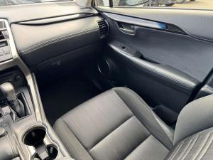 Pelēks Lexus NX 300h 2014 Viļņa, ar dzinēja tilpumu 2.49 L un nobraukumu 288 tūkst. km par 15500 €, foto 18 vietnē AUTOMOTO.COM.LV