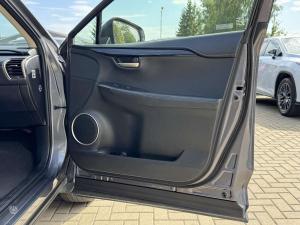 Pelēks Lexus NX 300h 2014 Viļņa, ar dzinēja tilpumu 2.49 L un nobraukumu 288 tūkst. km par 15500 €, foto 19 vietnē AUTOMOTO.COM.LV