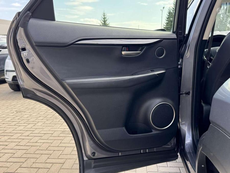 Pelēks Lexus NX 300h 2014 Viļņa, ar dzinēja tilpumu 2.49 L un nobraukumu 288 tūkst. km par 15500 €, foto 23 vietnē AUTOMOTO.COM.LV