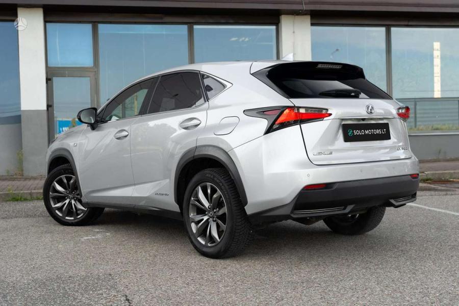 Pelēks Lexus NX 300h 2014 Viļņa, ar dzinēja tilpumu 2.50 L un nobraukumu 217 tūkst. km par 19550 €, foto 4 vietnē AUTOMOTO.COM.LV