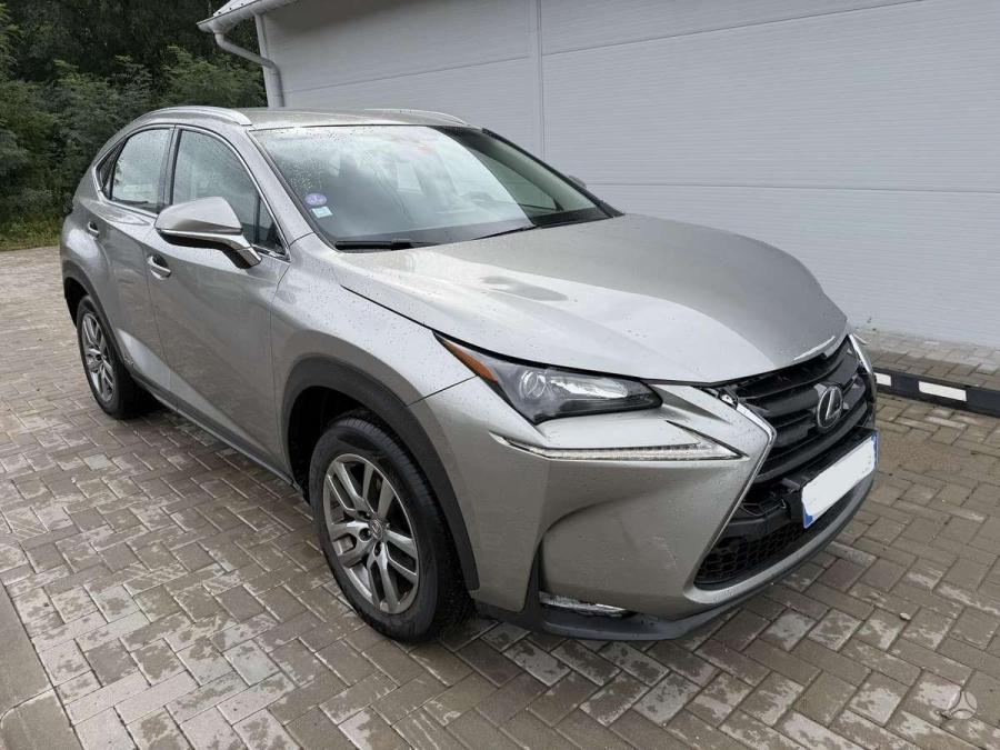 Grey Lexus NX 300h 2014 in Kaunas, with an engine capacity of 2.49 L and mileage of 265 thousand km for 12999 €, photo 3 on AUTOMOTO.COM.LV