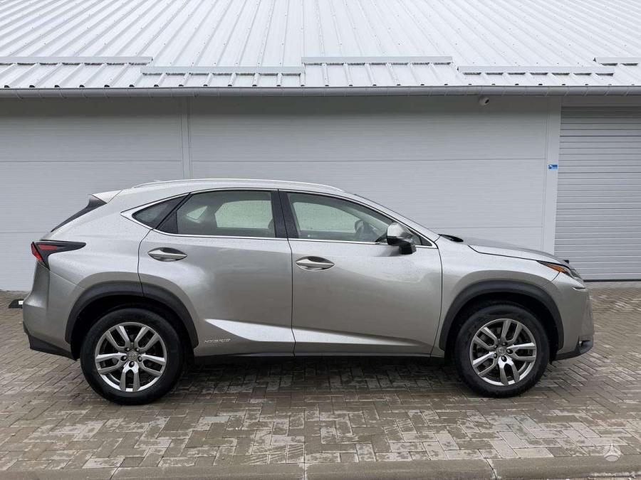 Grey Lexus NX 300h 2014 in Kaunas, with an engine capacity of 2.49 L and mileage of 265 thousand km for 12999 €, photo 5 on AUTOMOTO.COM.LV