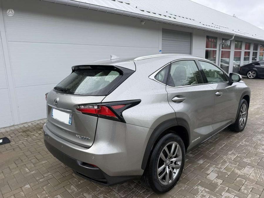 Grey Lexus NX 300h 2014 in Kaunas, with an engine capacity of 2.49 L and mileage of 265 thousand km for 12999 €, photo 6 on AUTOMOTO.COM.LV