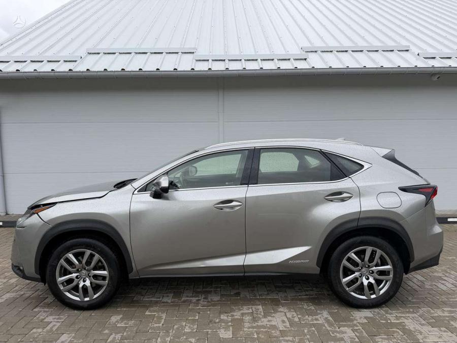 Grey Lexus NX 300h 2014 in Kaunas, with an engine capacity of 2.49 L and mileage of 265 thousand km for 12999 €, photo 11 on AUTOMOTO.COM.LV