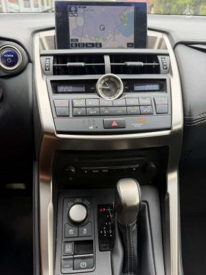 Grey Lexus NX 300h 2014 in Kaunas, with an engine capacity of 2.49 L and mileage of 265 thousand km for 12999 €, photo 18 on AUTOMOTO.COM.LV