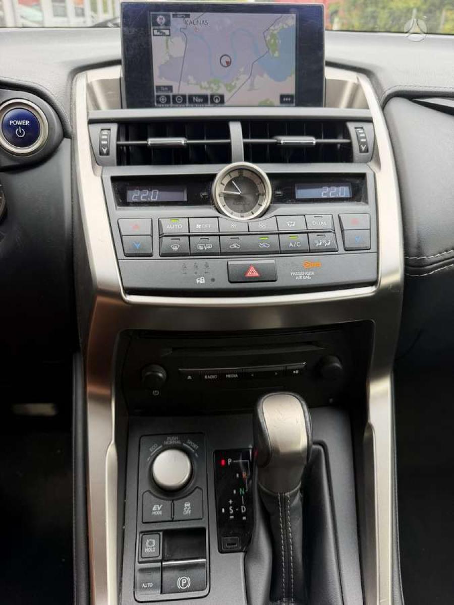 Grey Lexus NX 300h 2014 in Kaunas, with an engine capacity of 2.49 L and mileage of 265 thousand km for 12999 €, photo 18 on AUTOMOTO.COM.LV