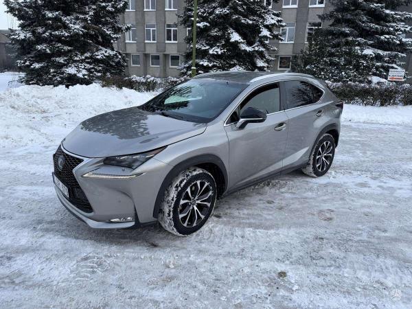 Pelēks Lexus NX 300h 2015 Panevēža, ar dzinēja tilpumu 2.49 L un nobraukumu 259 tūkst. km par 19000 €, foto 3 vietnē AUTOMOTO.COM.LV